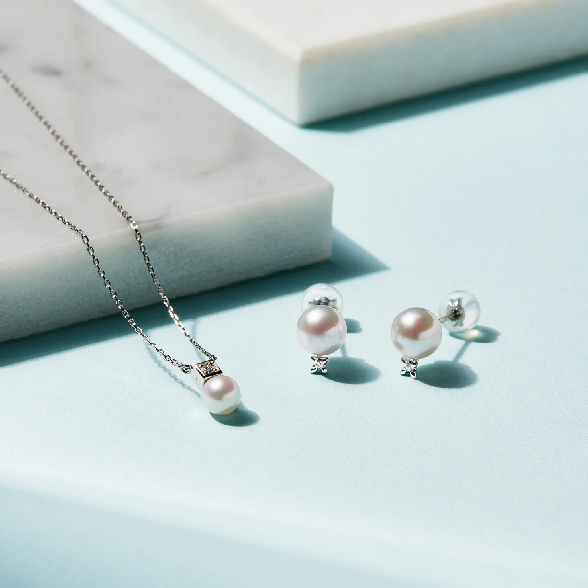 幸福な香りで満たしてくれる、天使のお香ペーパー #深夜のこっそり話 #1599 - 【SKB】深夜のこっそり話 - ビューティ | SPUR