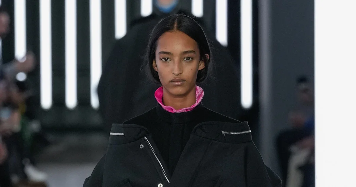 サカイ(SACAI) - 2024-25年秋冬コレクション | SPUR サカイ(SACAI) - 2024-25年秋冬コレクション | SPUR