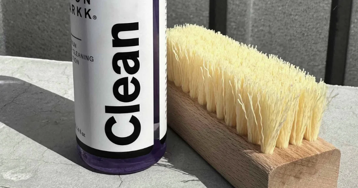 水洗い不要で即ピカピカに！【ジェイソンマーク】の最強シューズクリーナー ＃深夜のこっそり話 #1928 - 【SKB】深夜のこっそり話 - ビューティ | SPUR