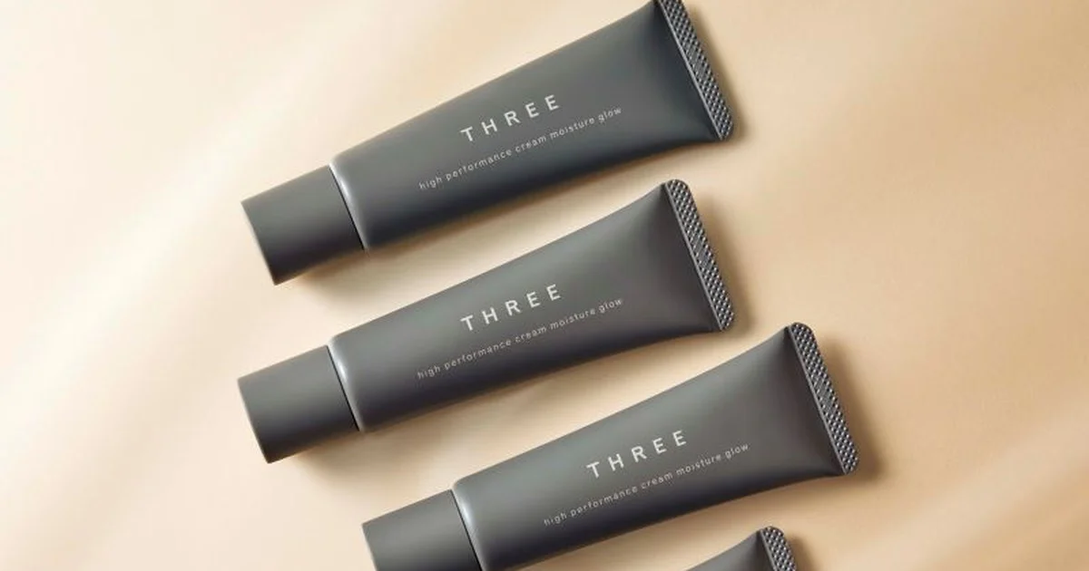 1STEPで美しいグロウ肌。【THREE】UV・下地・ファンデ3役のハイスぺクリーム誕生 - ビューティニュース | SPUR