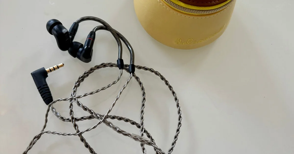 こだわり派はあえての有線がおすすめ！ 【ゼンハイザー】のイヤホンで新しい音の世界へ #深夜のこっそり話 #2161 - 【SKB】深夜のこっそり話 - ビューティ | SPUR